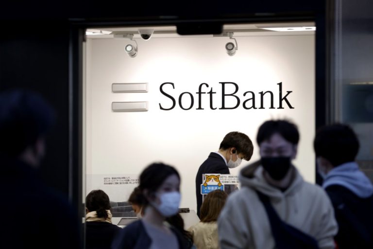 SoftBank SIM Cards: Detailed Guide for Tourists 2025