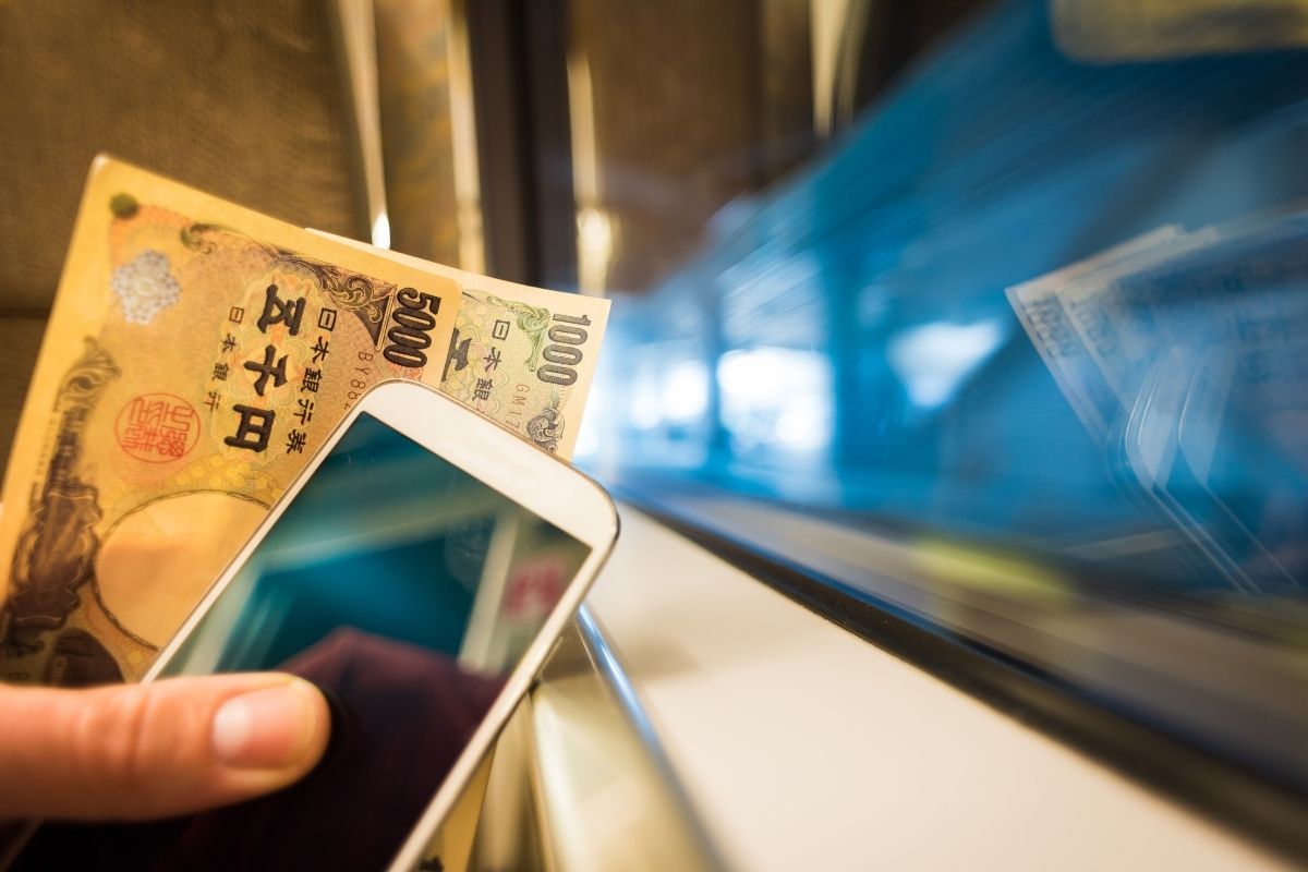 eSIM vs SIM Card: The Complete Guide for Japan Travelers in 2025 - eSIM Japan